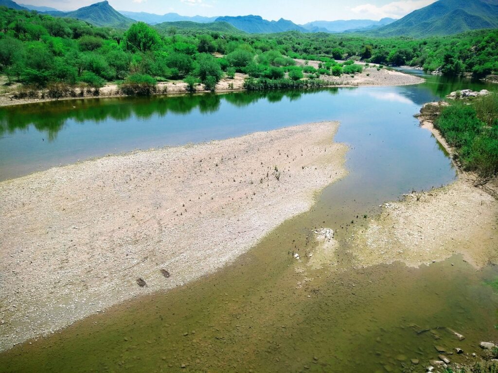 Introduzione alle cascate del Rio Verde: Una meraviglia naturale ...