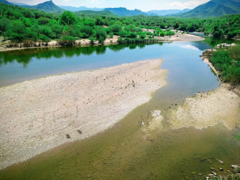 Introduzione alle cascate del Rio Verde: Una meraviglia naturale ...
